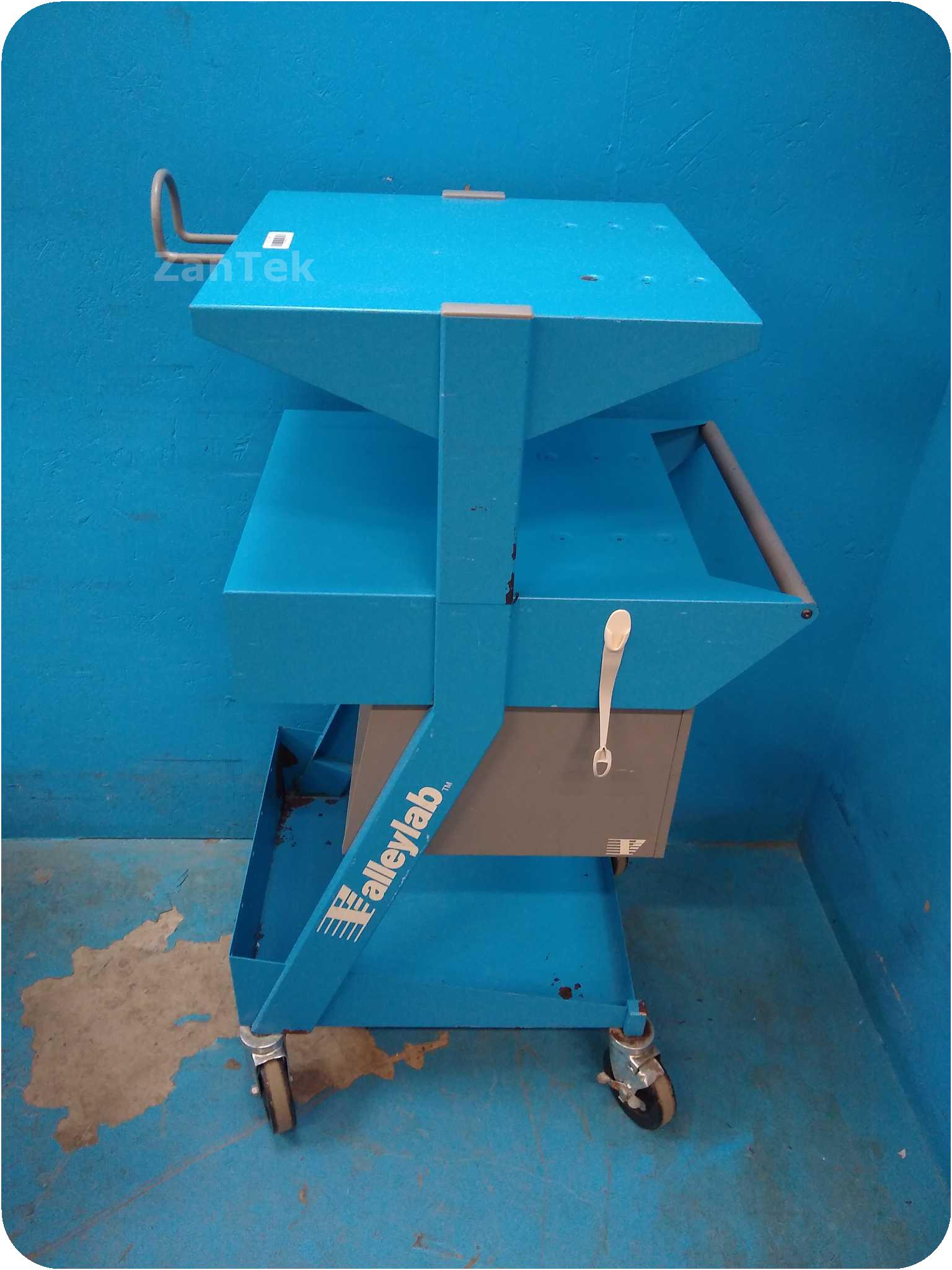 Zantek Medical - 305814-Valleylab UC8013 Universal Mounting Cart