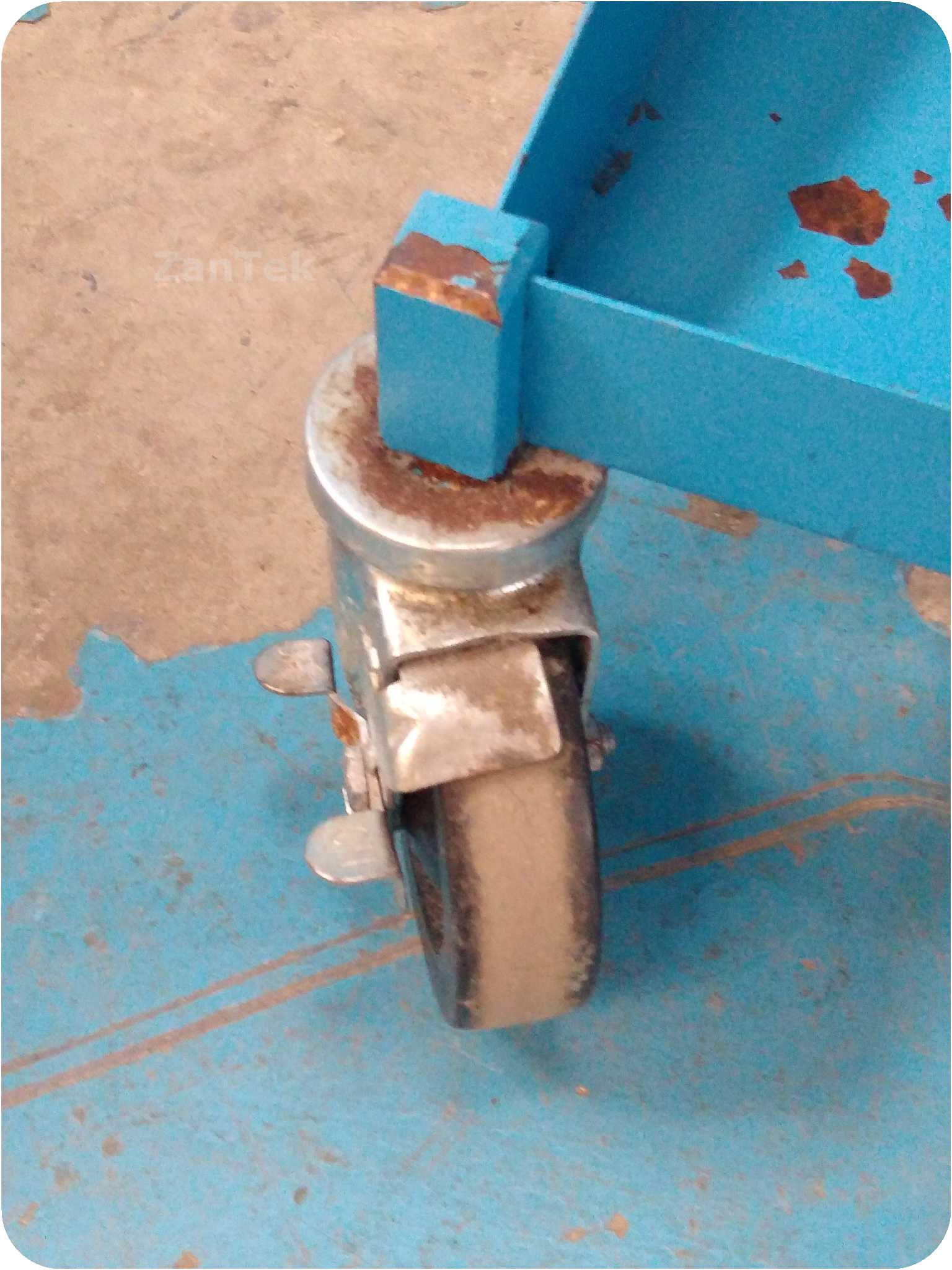 Zantek Medical - 305814-Valleylab UC8013 Universal Mounting Cart